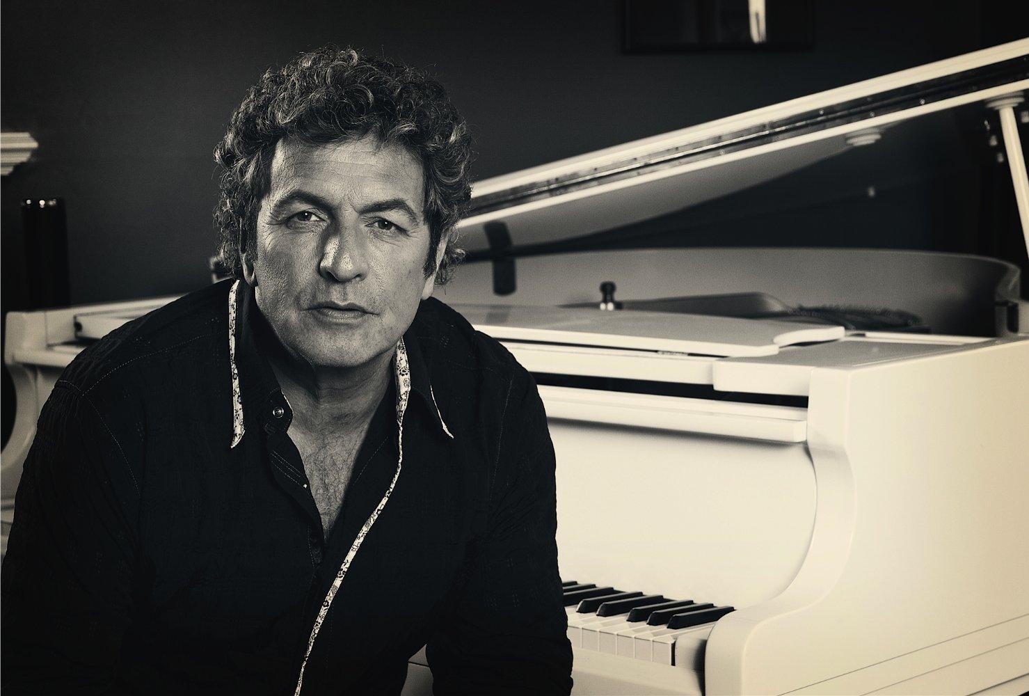 MICK DALLA-VEE: Mick the Music Maker - theborderline.ca